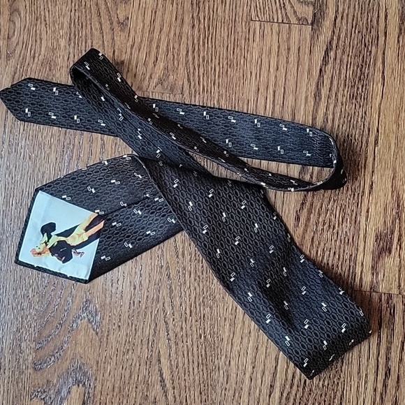 Dolce & Gabbana | Accessories | Dolce Gabbana 0 Silk Peek A Boo Pin Up ...